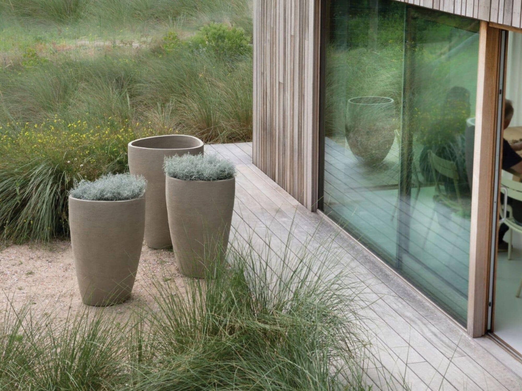 Modern Outdoor Pots & Planters Australia – Cosh Living