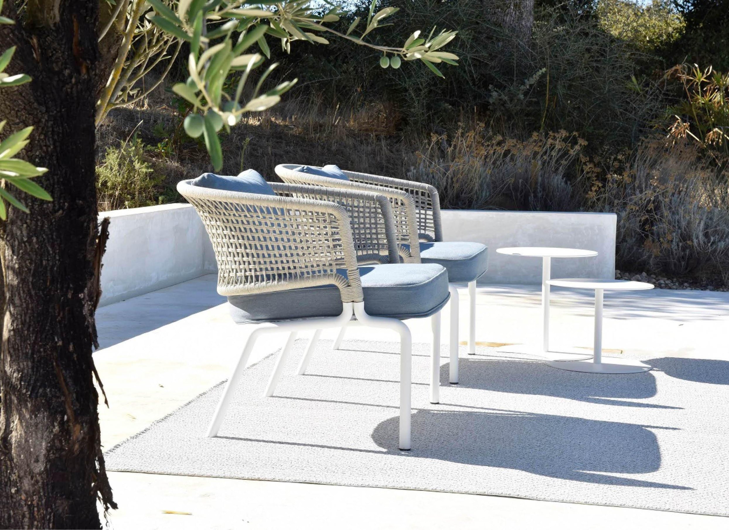 Contour Sofa | Luxury Outdoor Furniture Collection